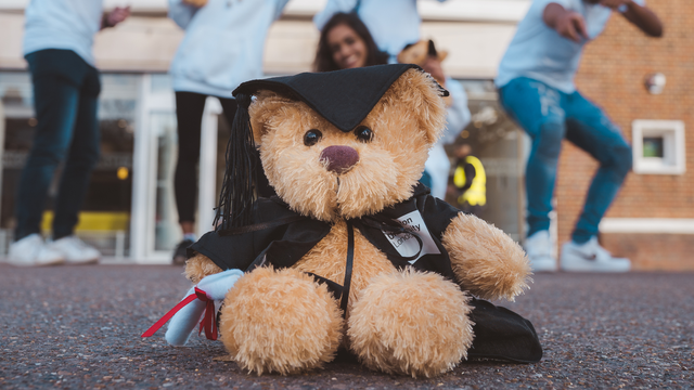 Kingston University Official Graduation Merchandise | Kingston Students ...